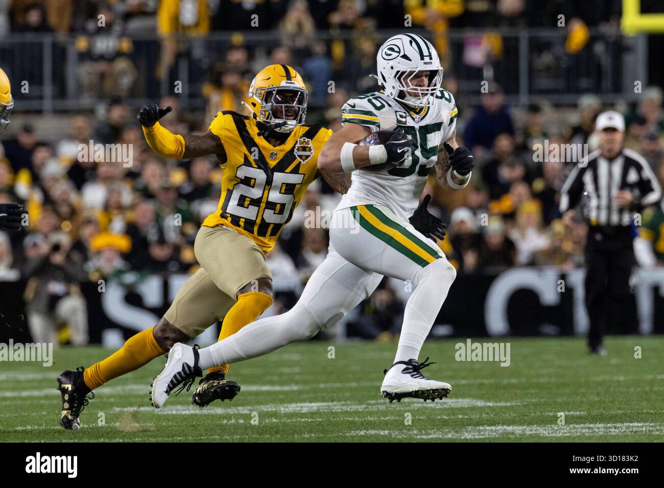 Green Bay Packers tight end Tucker Kraft (85) runs after a catch during ...