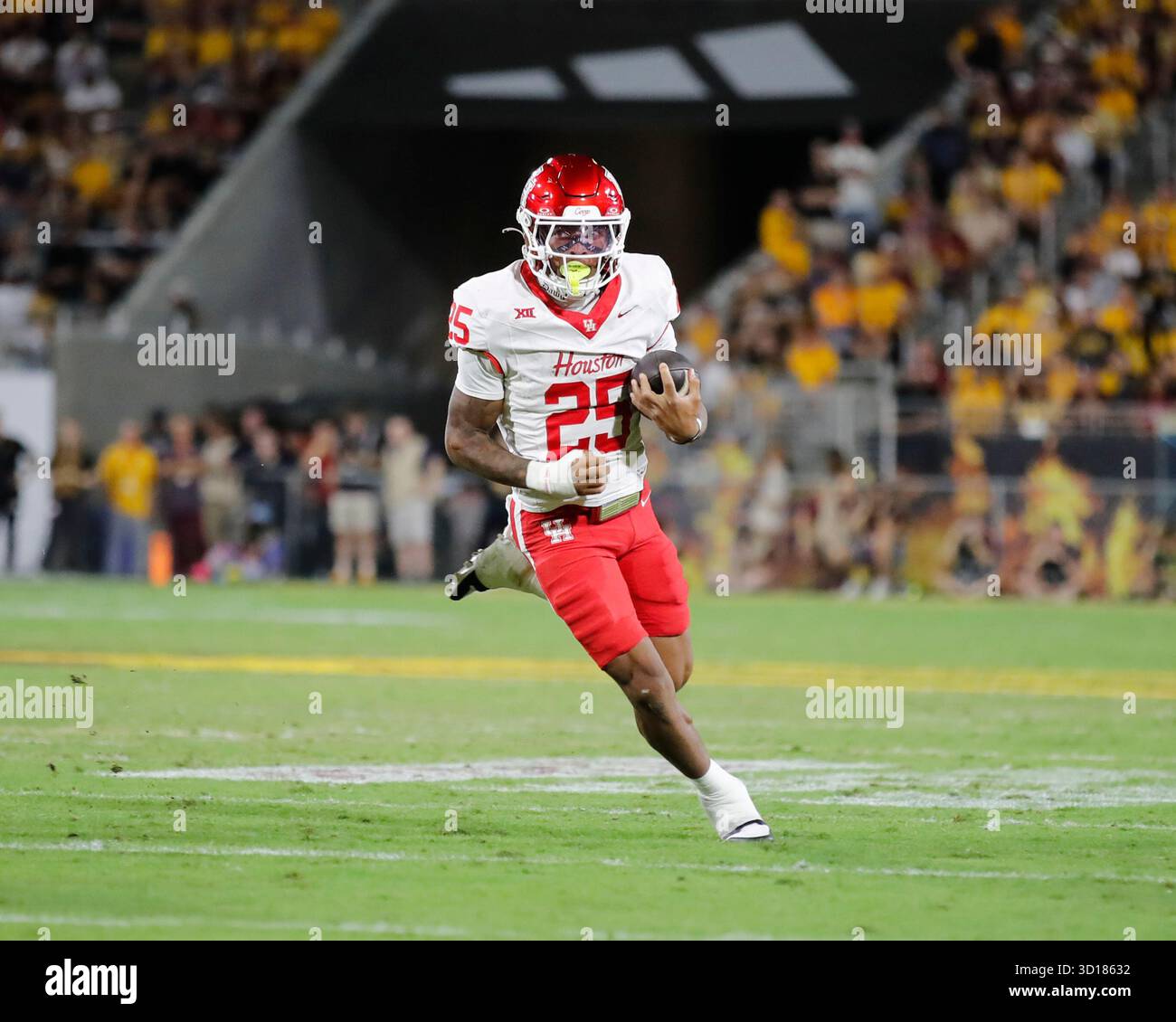 October 25, 2025: Houston Cougars running back DJ Butler (25) carries ...