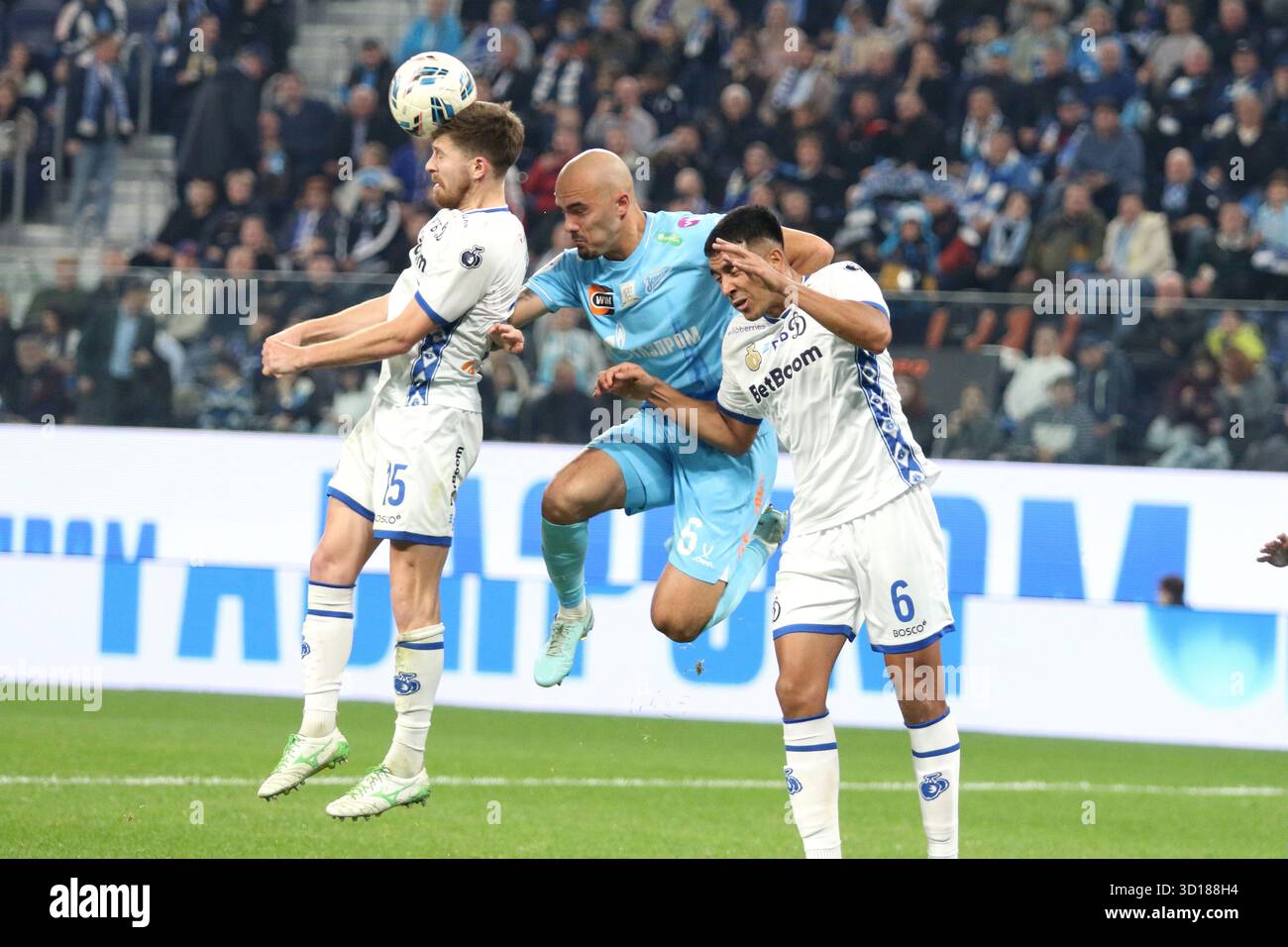 Vanja Drkusic (6) of Zenit, Danil Glebov (15) and Roberto Fernandez ...