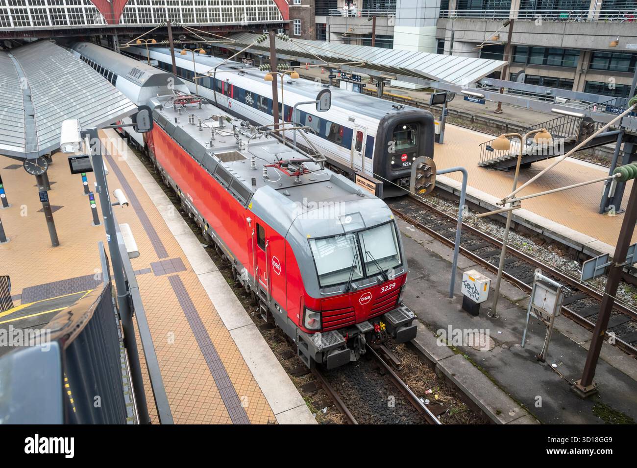 Danish State Railways Siemens Vectron Electric Locomotive at Copenhagen ...