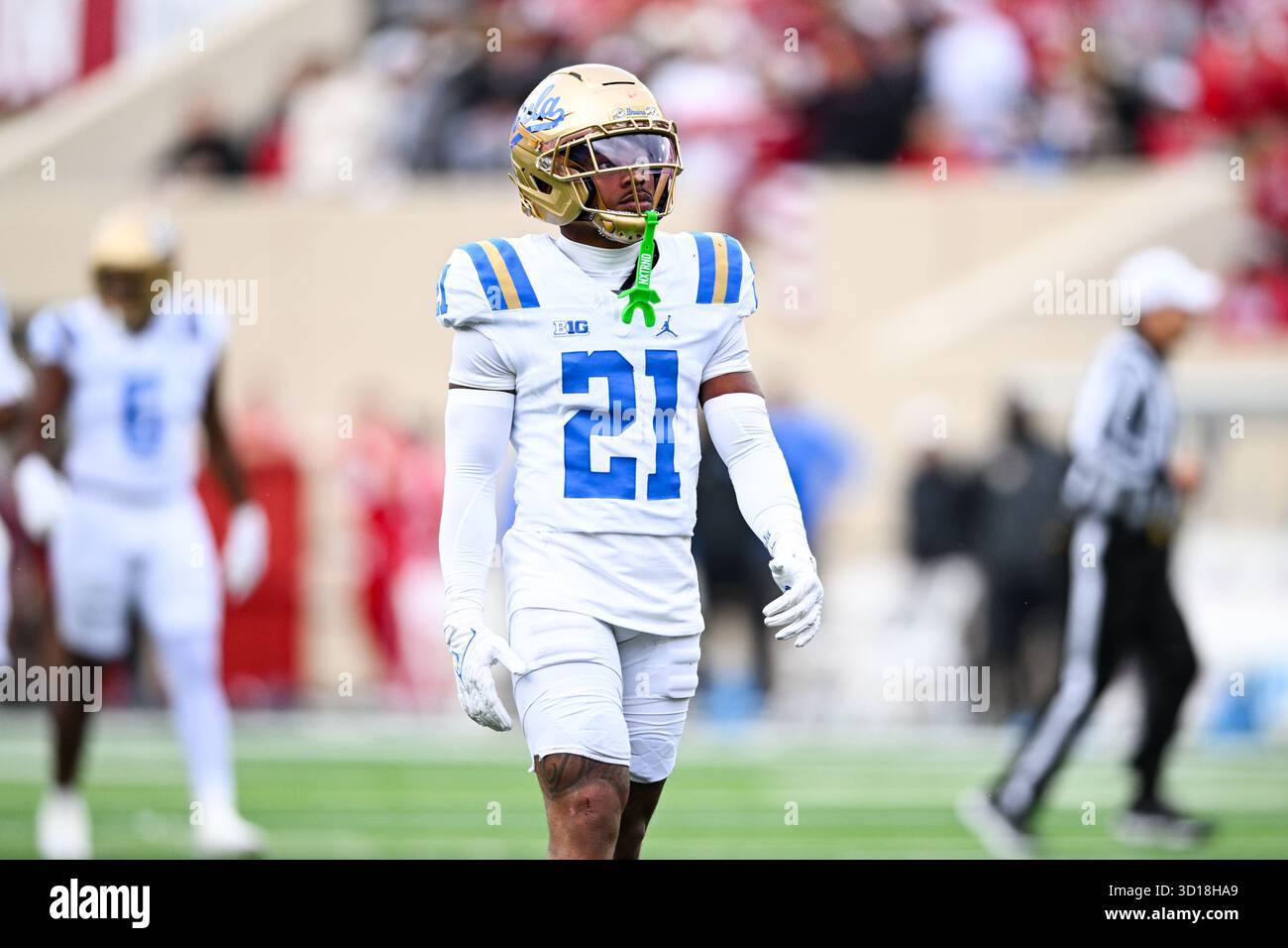 BLOOMINGTON, IN - OCTOBER 25: UCLA Bruins DB Cole Martin (21) during a ...