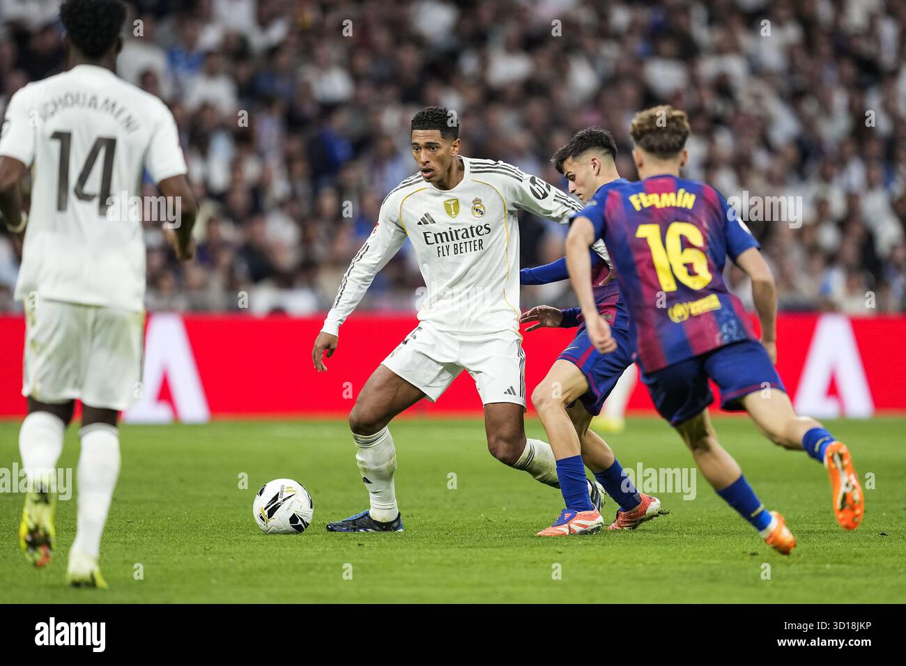 Jude bellingham real madrid 2025 hi-res stock photography and images ...