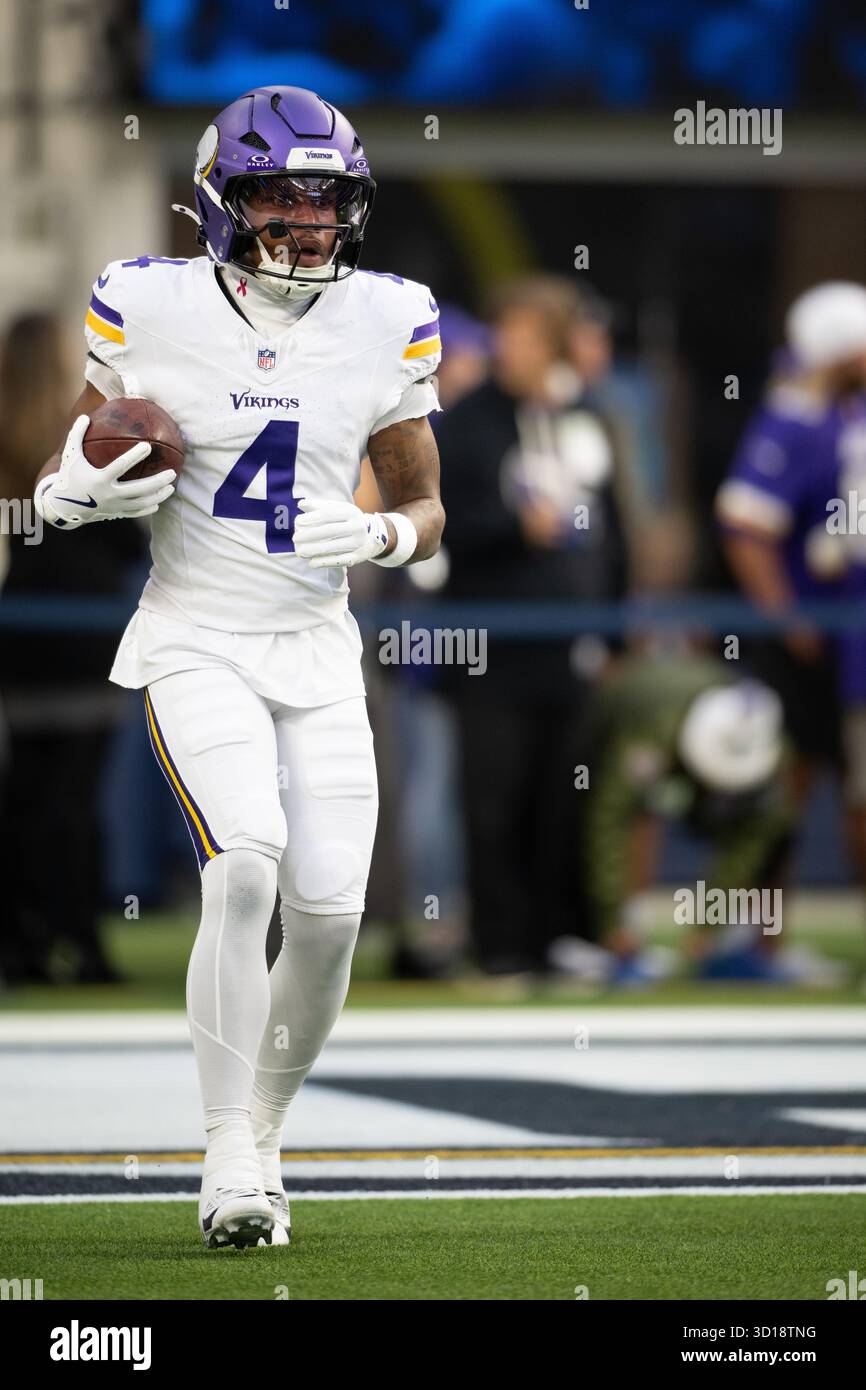 Minnesota Vikings wide receiver Myles Price (4) runs with the ball ...