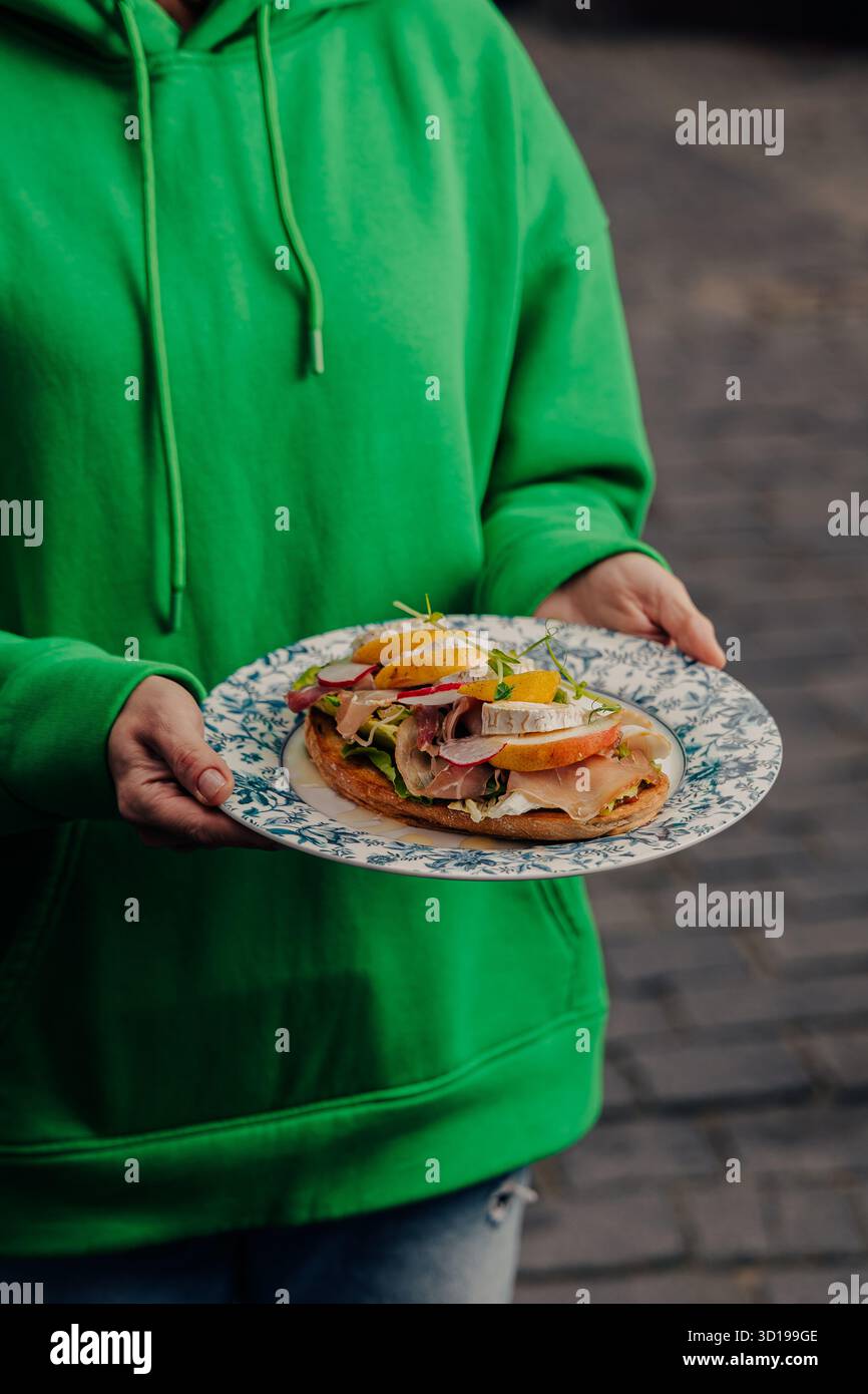 Girl in dark holds hi-res stock photography and images - Alamy