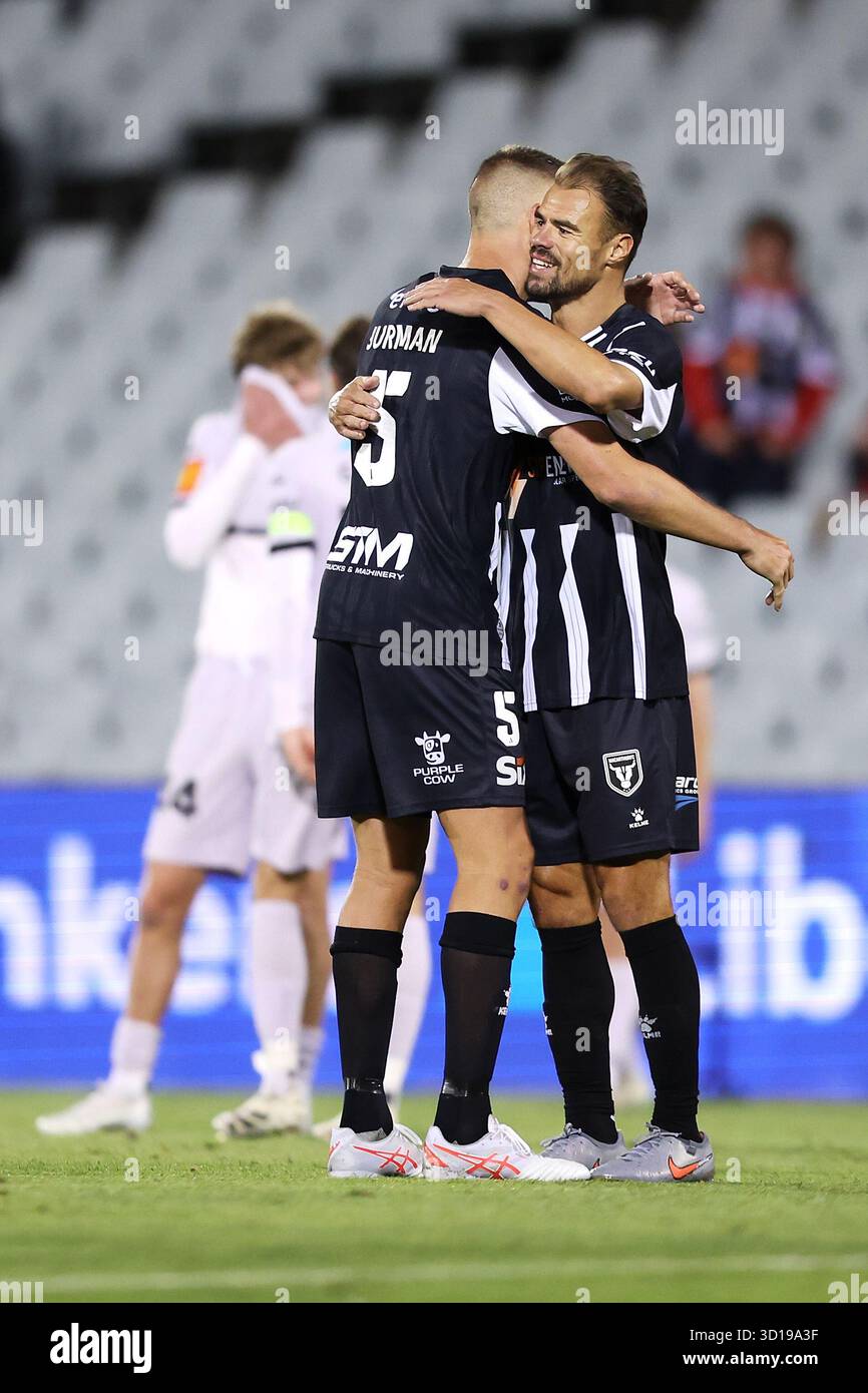Matthew Jurman and Damien Da Silvan of the Bulls celebrates victory ...