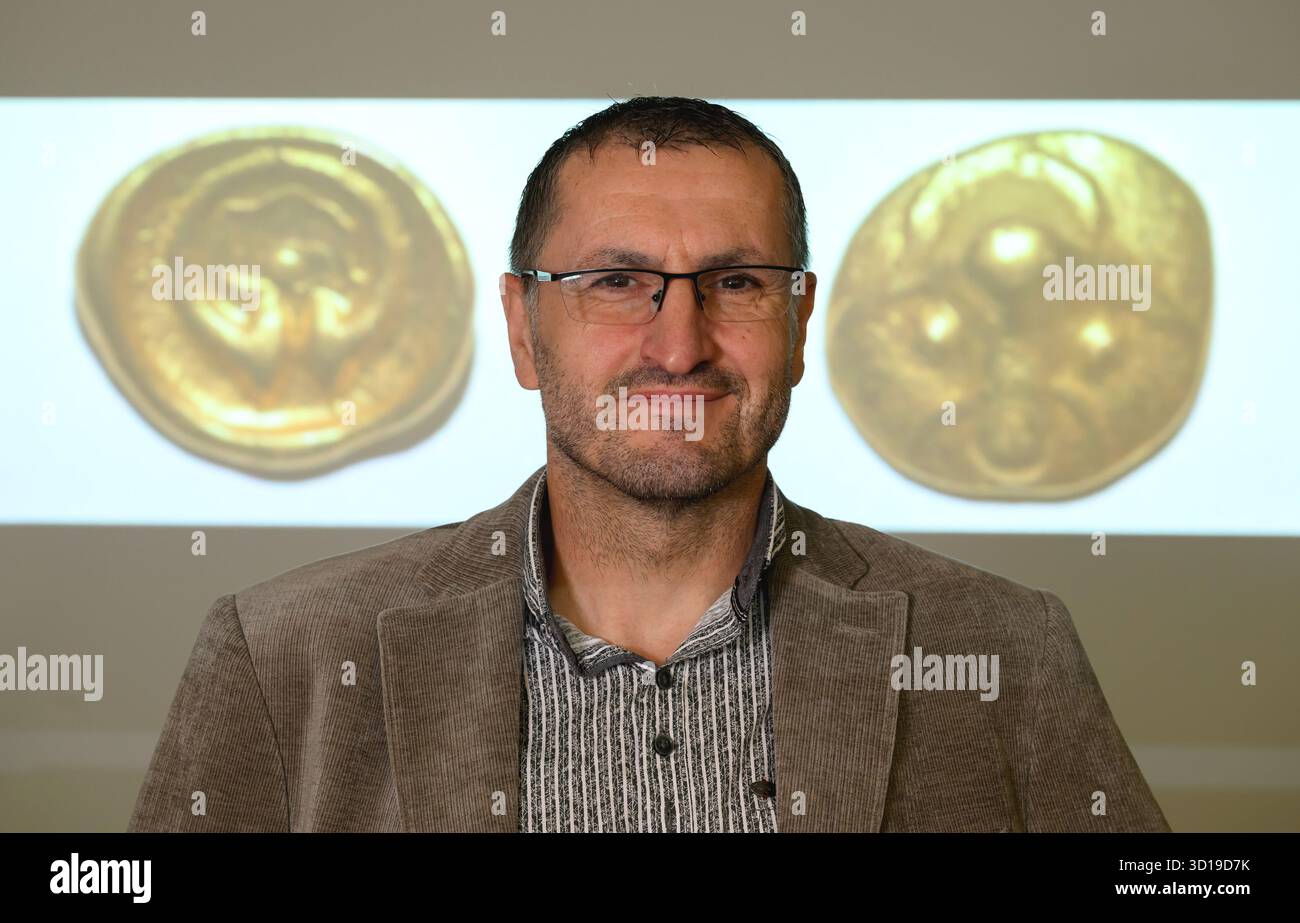 27 October 2025, Saxony, Dresden: Daniel Fest, explorer, stands in ...