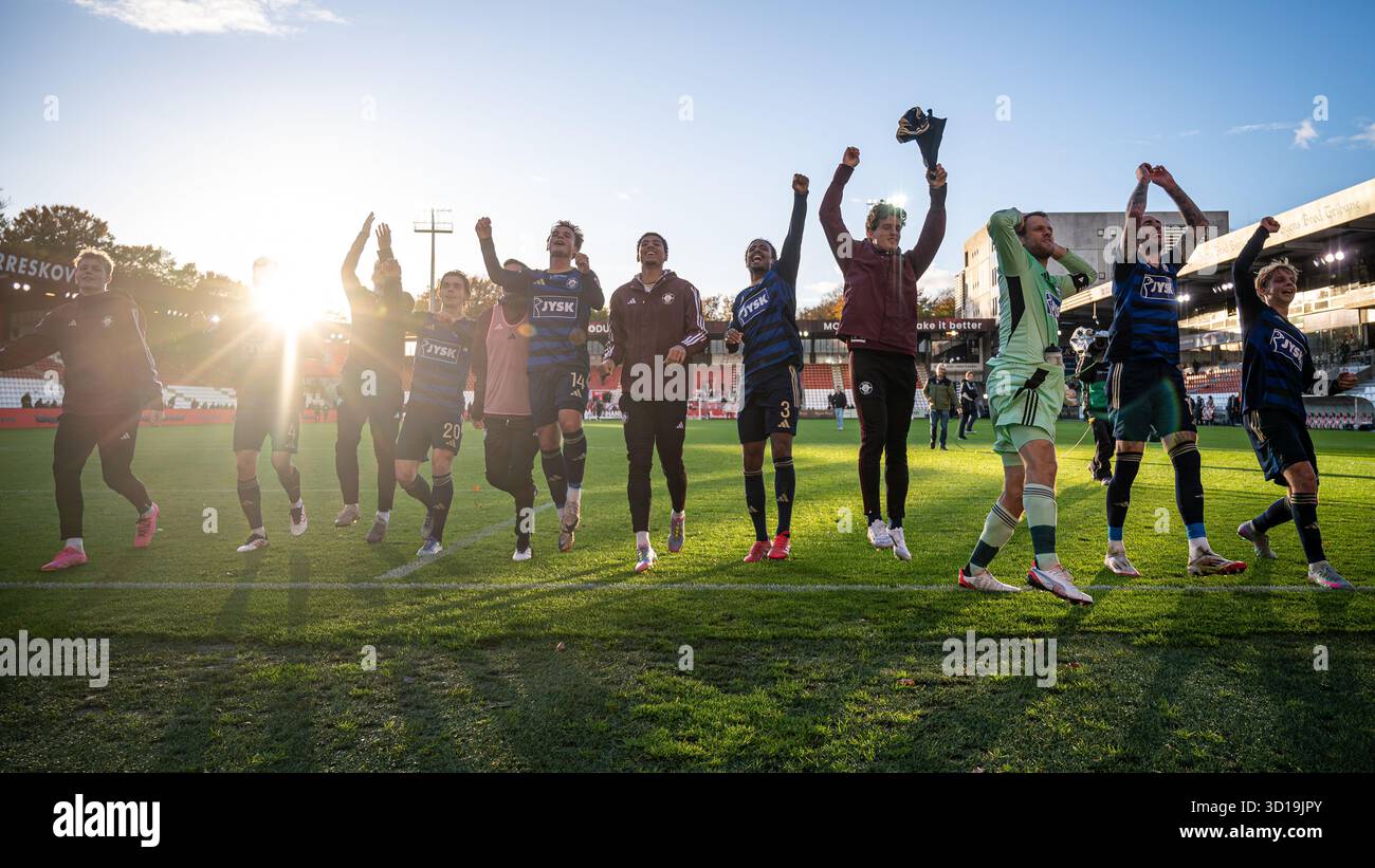 Vejle, Denmark. 26th, October 2025. The players of Silkeborg IF seen in ...