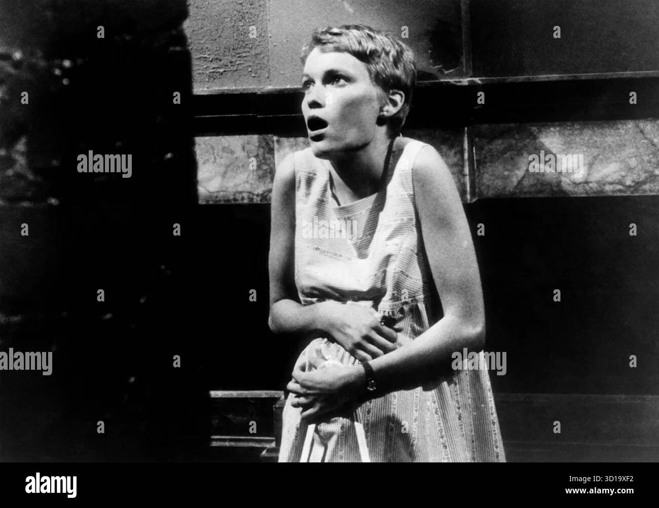 Rosemarys baby mia farrow Black and White Stock Photos & Images - Alamy