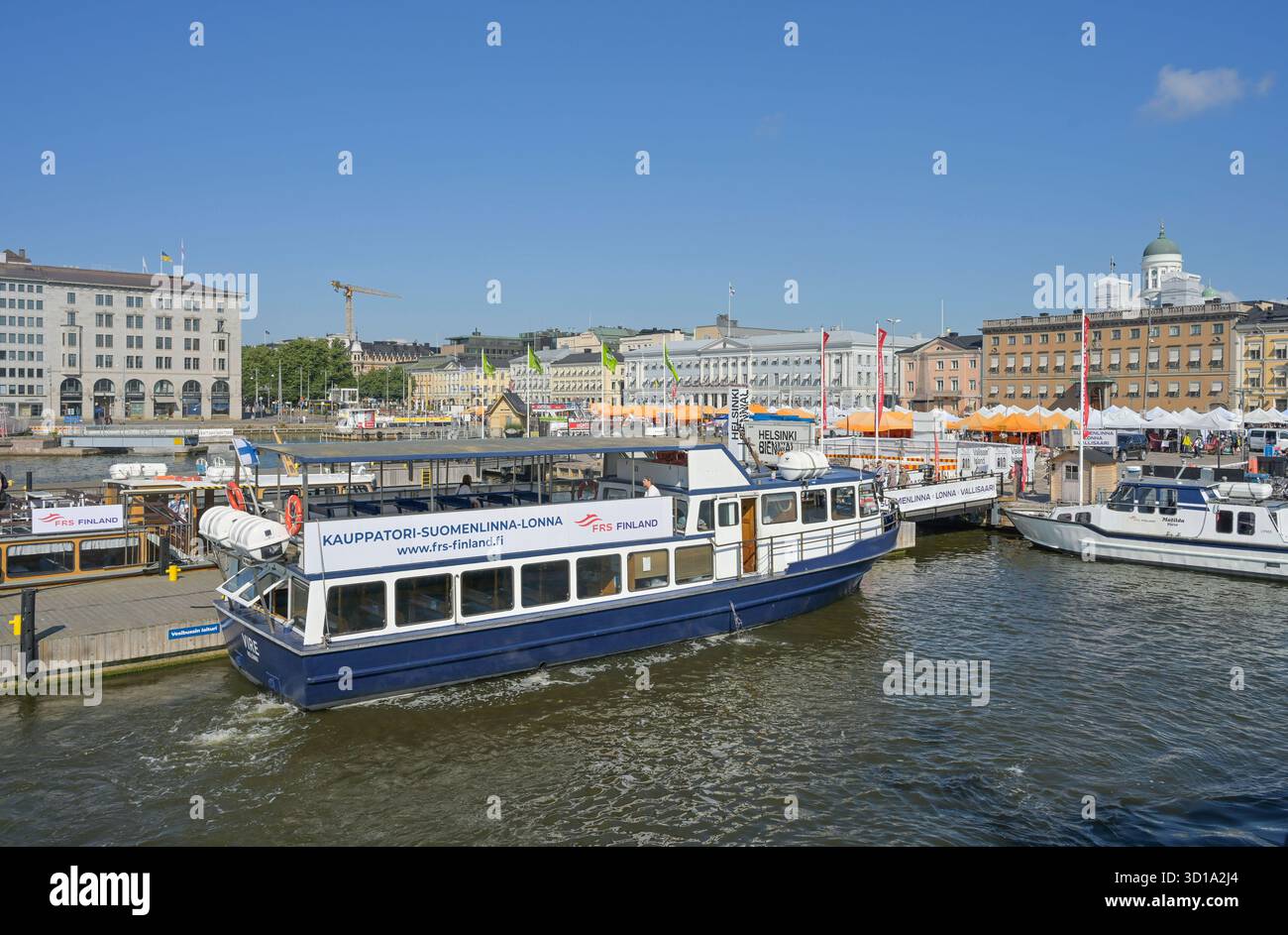 Fähre vom Fischmarkt Kauppatori zu den Inseln Lonna und Suomenlinna ...