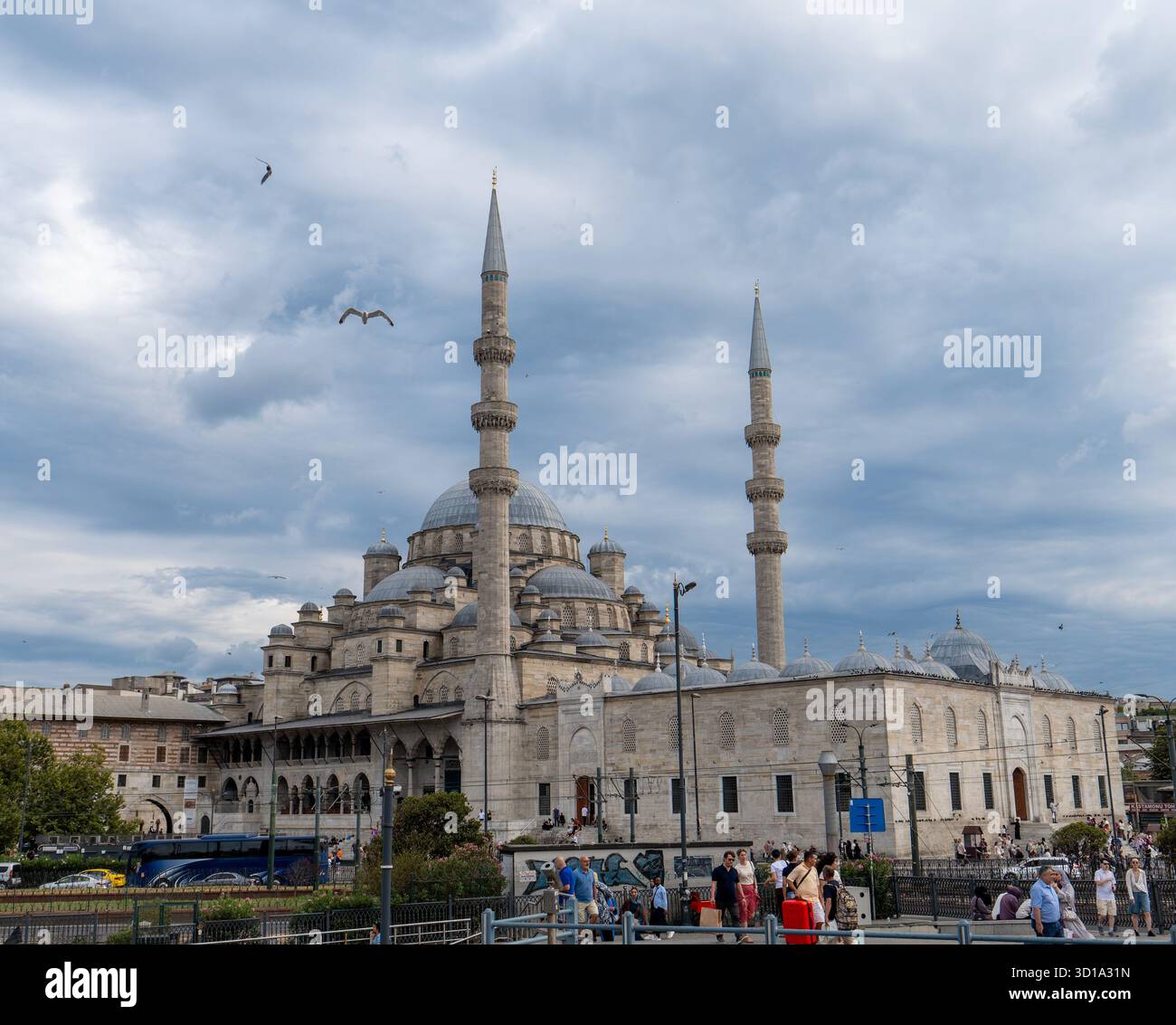 Istanbul, Turkey - August 1, 2025: The New Mosque in Eminonu Stock ...