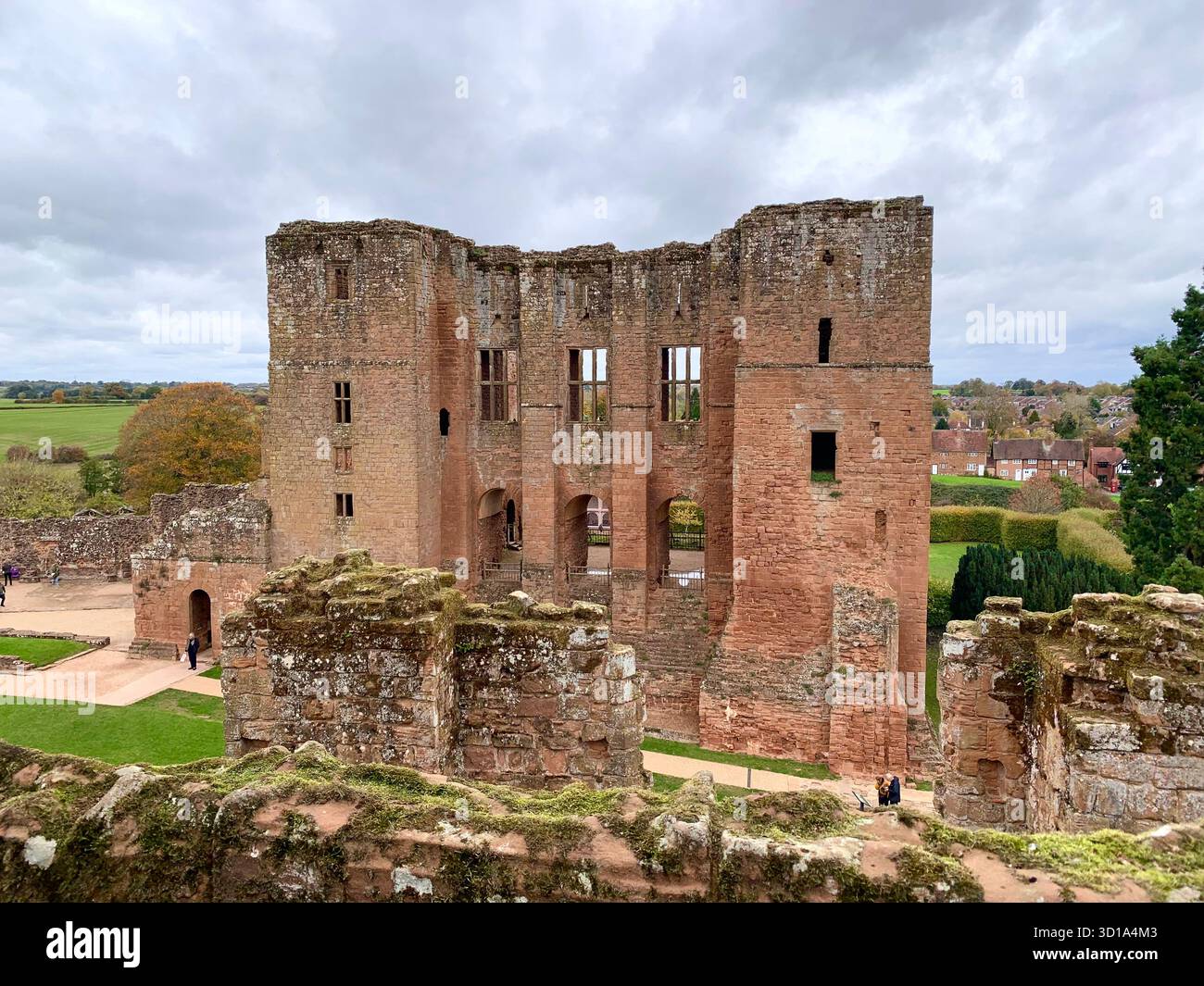 Kenilworth Castle Warwickshire history historic Elizabeth 1st old ...