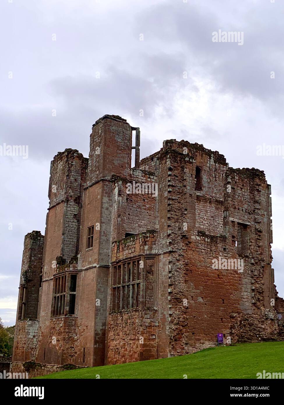 Dudley castle art hi-res stock photography and images - Alamy