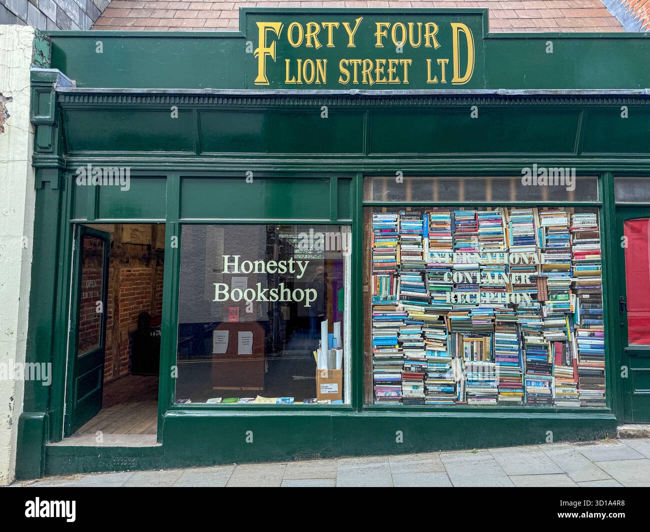 Forty four lion street ltd hi-res stock photography and images - Alamy