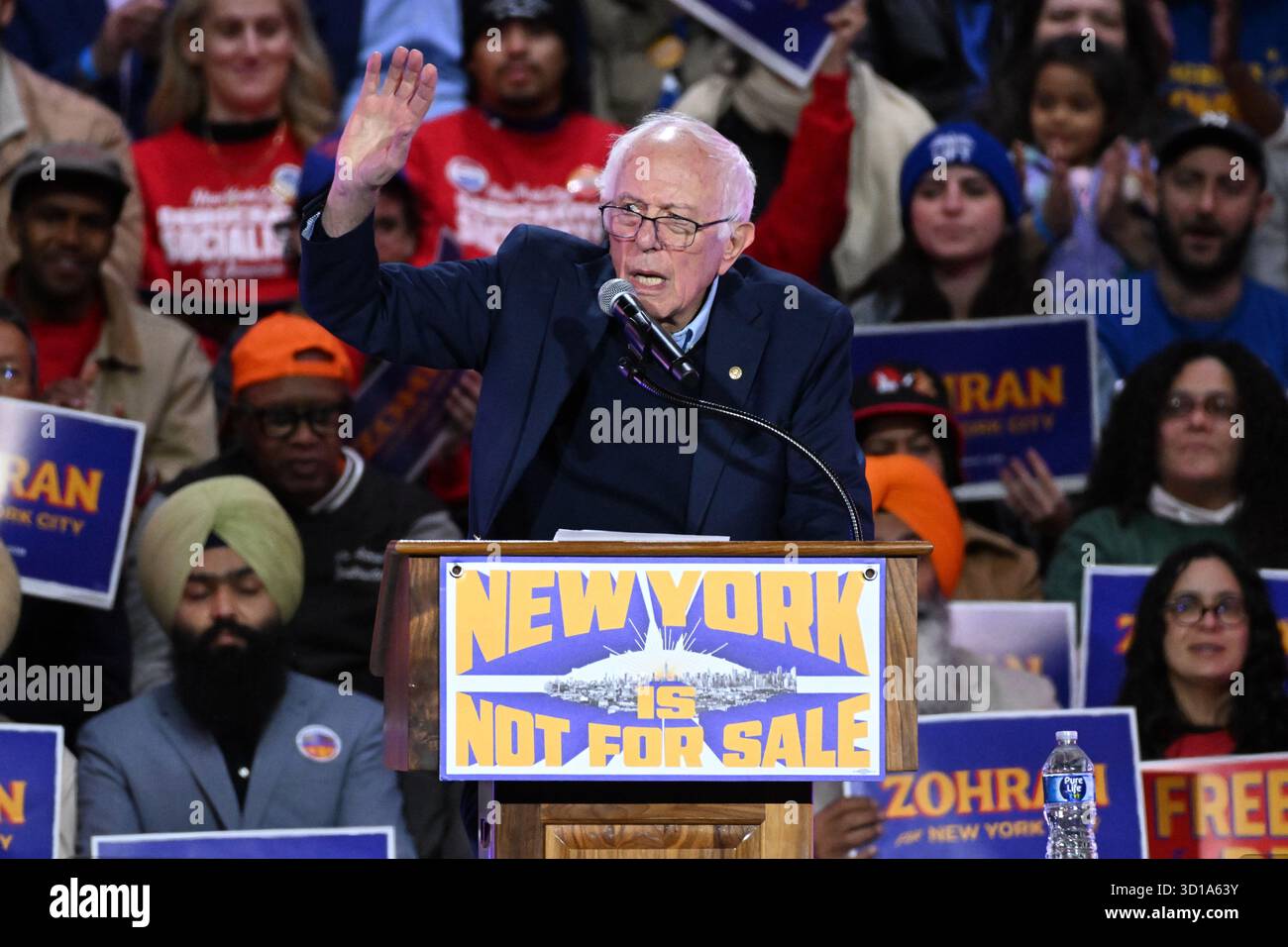 Photo by: NDZ/STAR MAX/IPx 2025 10/26/25 Senator Bernie Sander speaks ...