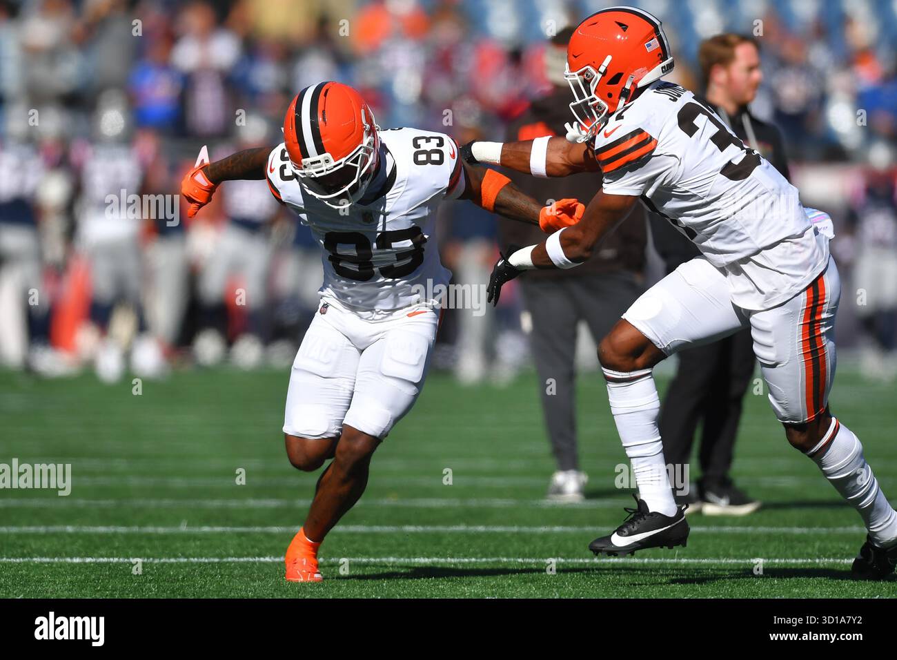 Cleveland Browns wide receiver Malachi Corley (83) and cornerback Dom ...