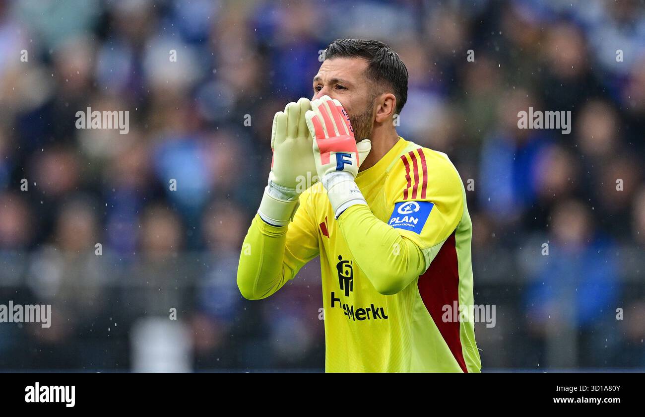 Goalkeeper Daniel Heuer Fernandes (HSV Hamburg) Hamburg, October 25 ...