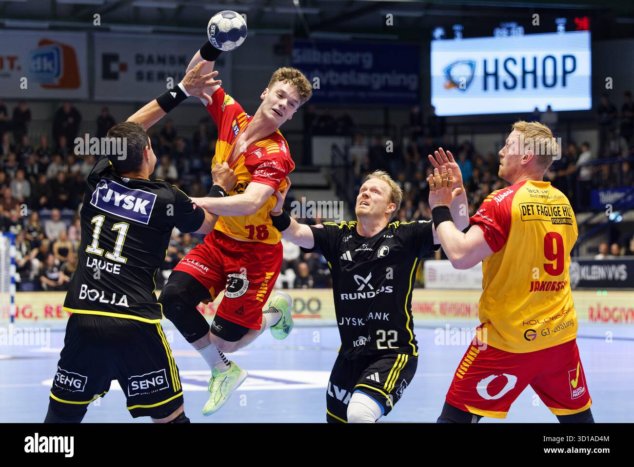 Silkeborg, Denmark. 26th, October 2025. Oli Mittun (78) of GOG seen ...