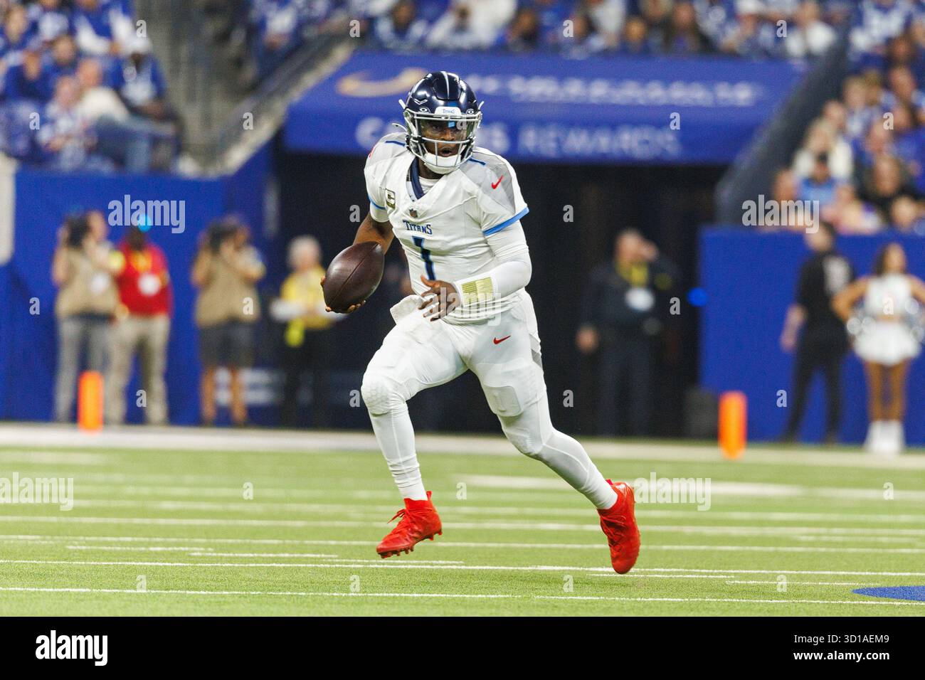 October 26, 2025: Tennessee Titans quarterback Cameron Ward (1 ...