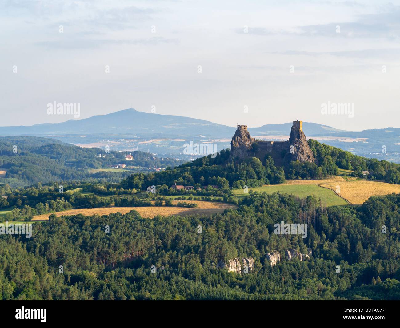 Trosky Castle rising above the Bohemian Paradise – a medieval ...