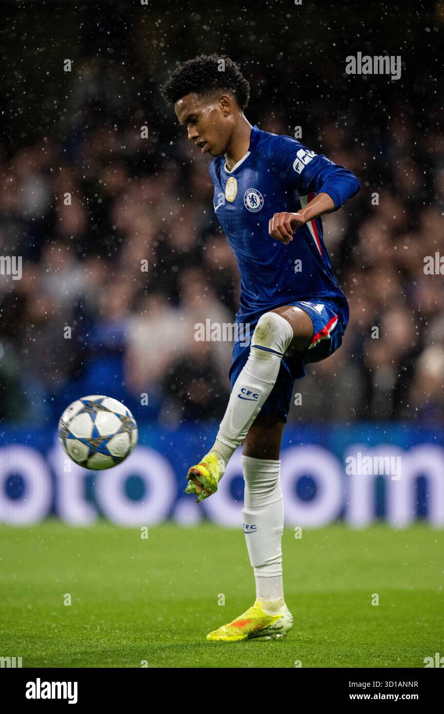 Estevao chelsea hi-res stock photography and images - Alamy