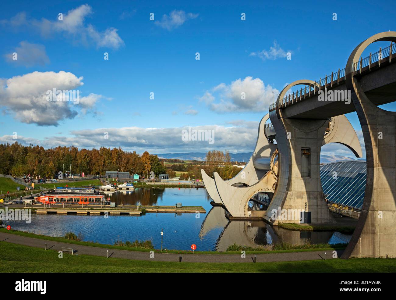 The Falkirk Wheel, Falkirk, Scotland, UK. 27 October 2025. Sunshine ...