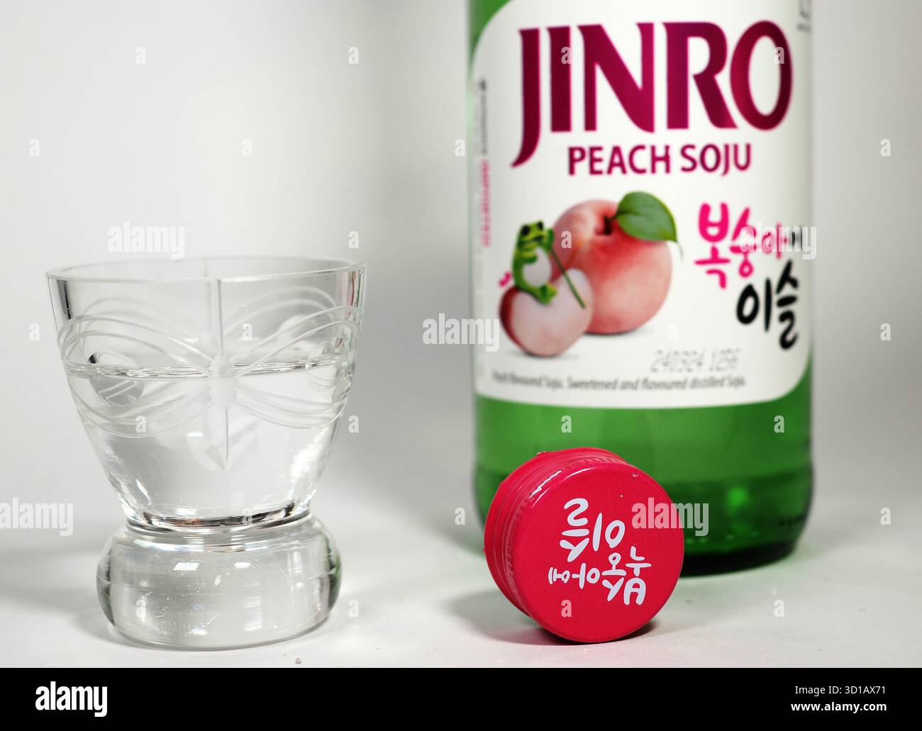 Soju jinro hi-res stock photography and images - Alamy