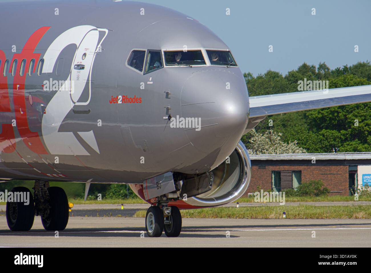 Front view nose landing hi-res stock photography and images - Alamy