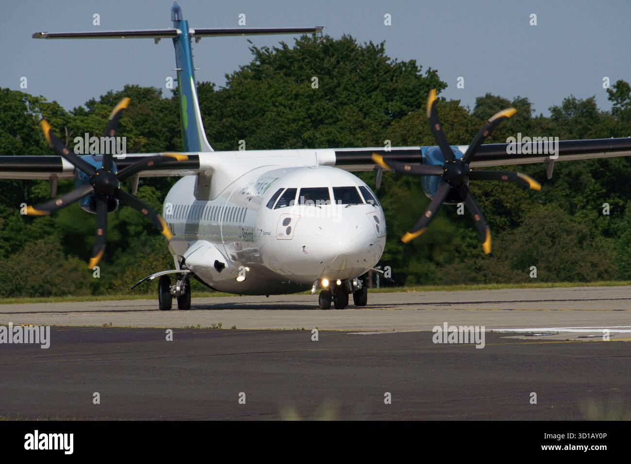Atr plane landing shadow on hi-res stock photography and images - Alamy
