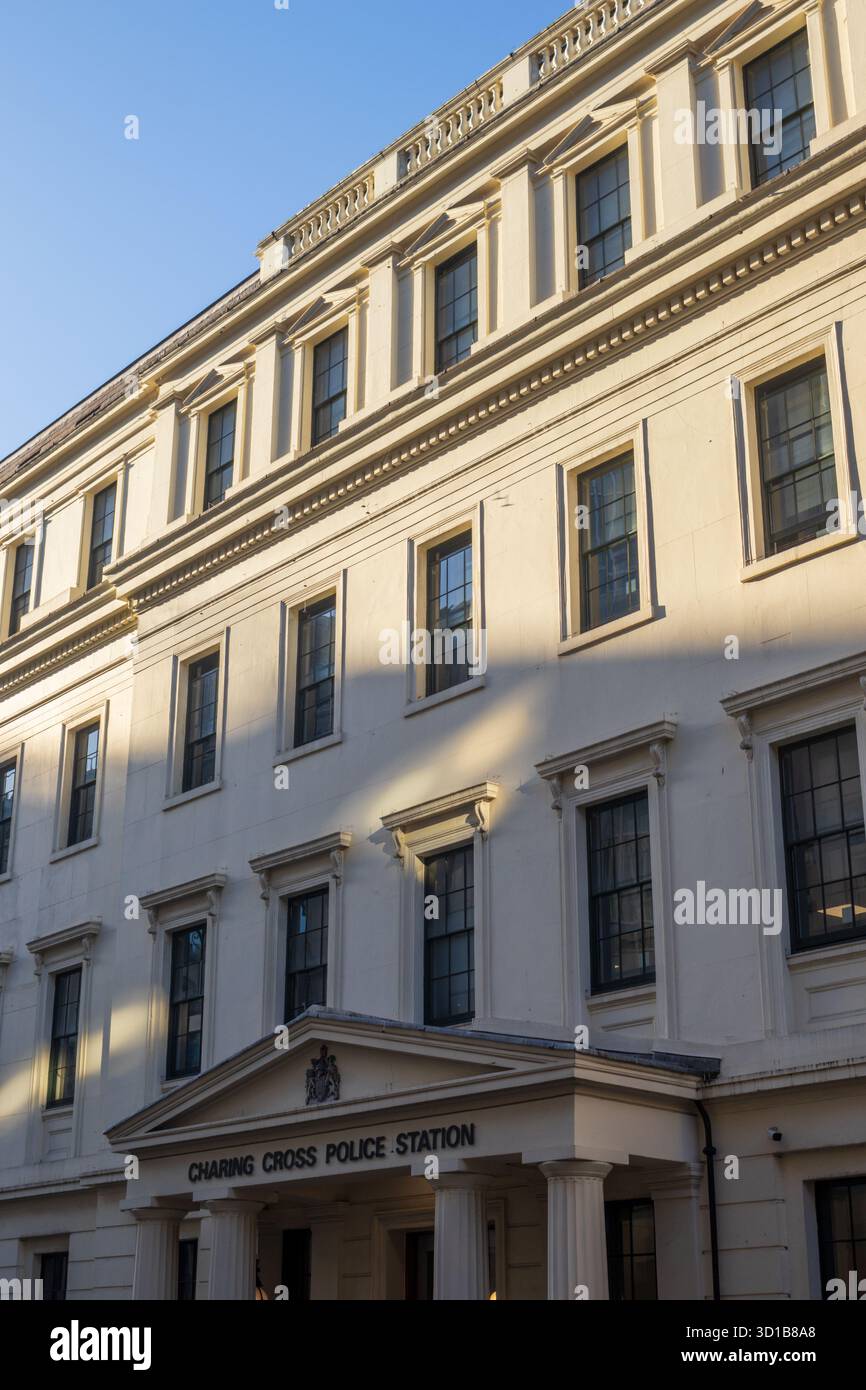 Charing cross, police station hi-res stock photography and images - Alamy