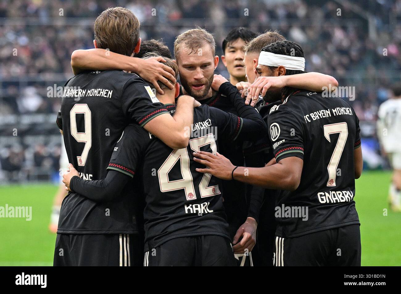 0:3 Goal, celebration, from the left Harry Kane, goal scorer Lennart ...