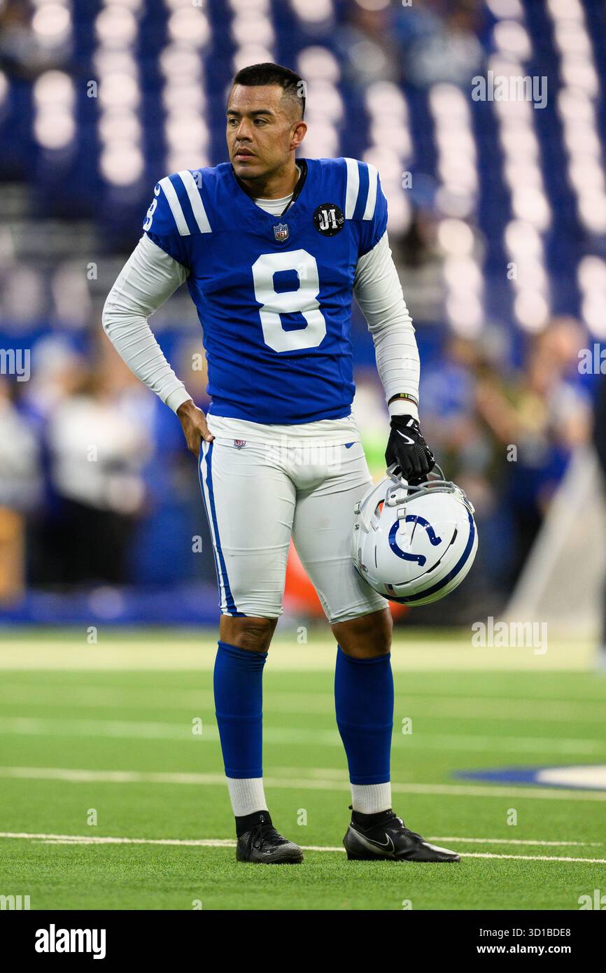 Indianapolis Colts punter Rigoberto Sanchez (8) warms up on the field ...