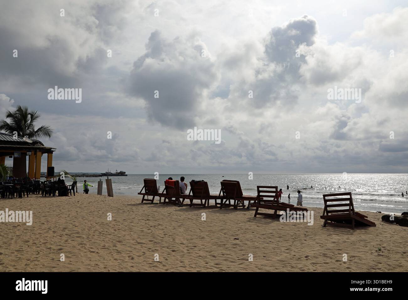 Equatorial guinea swimming hi-res stock photography and images - Alamy