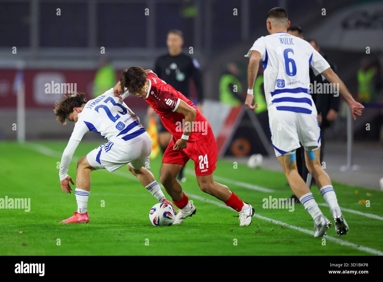 26 October 2025, North Rhine-Westphalia, Duisburg: Soccer: 3rd division ...