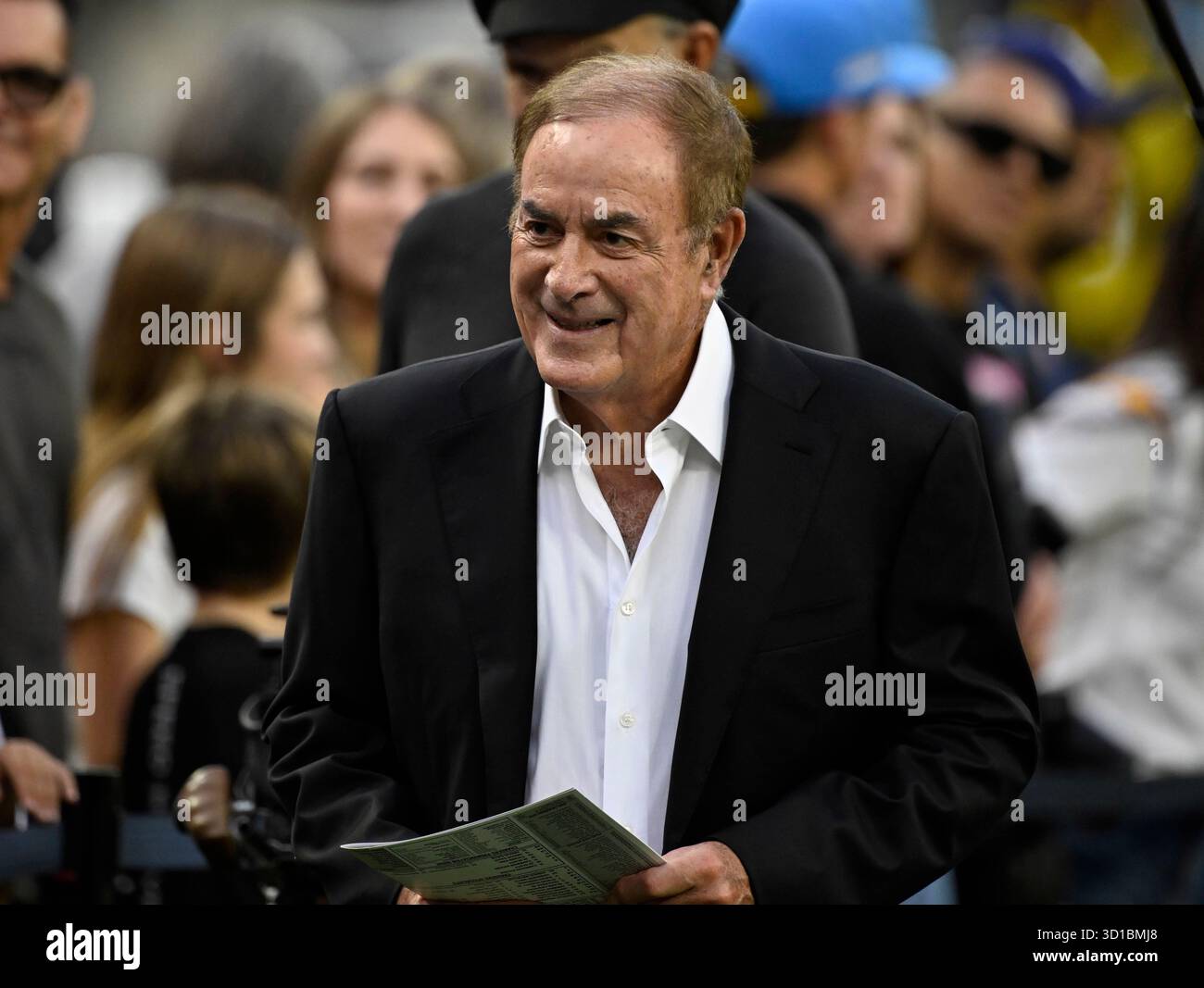 October 23, 2025 Broadcaster Al Michaels before an NFL game in ...