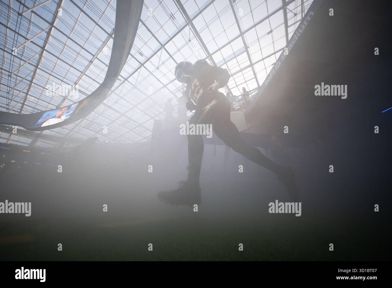 Los Angeles Chargers linebacker Khalil Mack (52) enters the field ...
