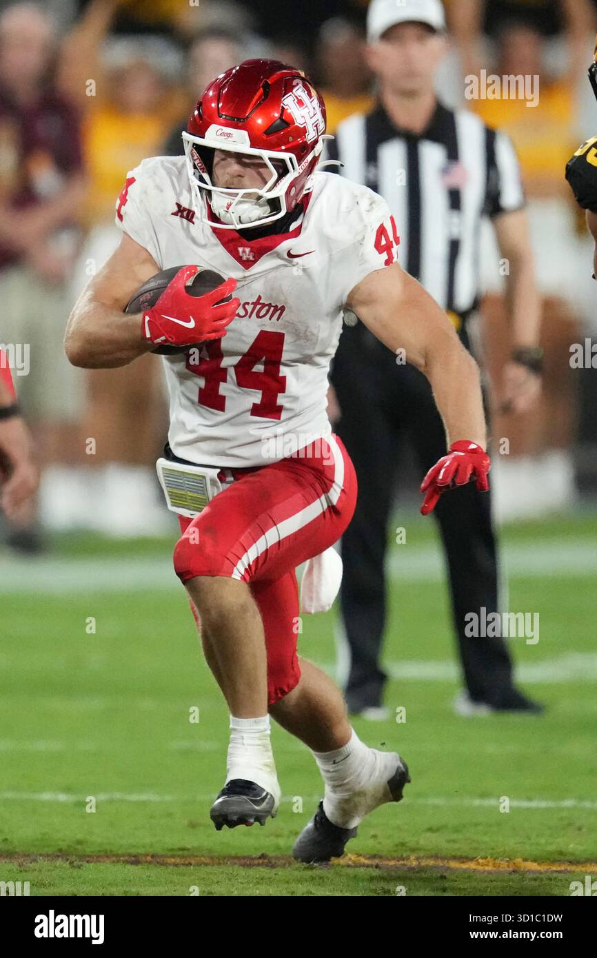 Houston running back Dean Connors runs with the ball against Arizona ...