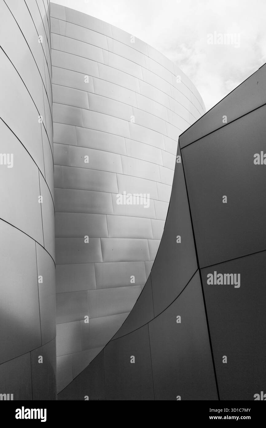 Elegant curved facade architectural Black and White Stock Photos ...