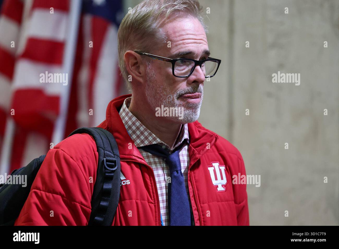 October 27, 2025: Joe Buck arrives before an NFL football game between ...