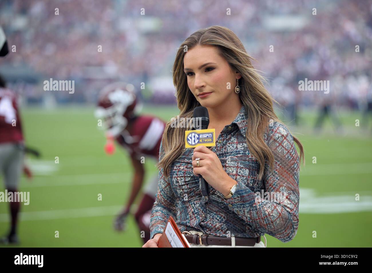STARKVILLE, MS - OCTOBER 25: ESPN reporter Alyssa Lang during the ...