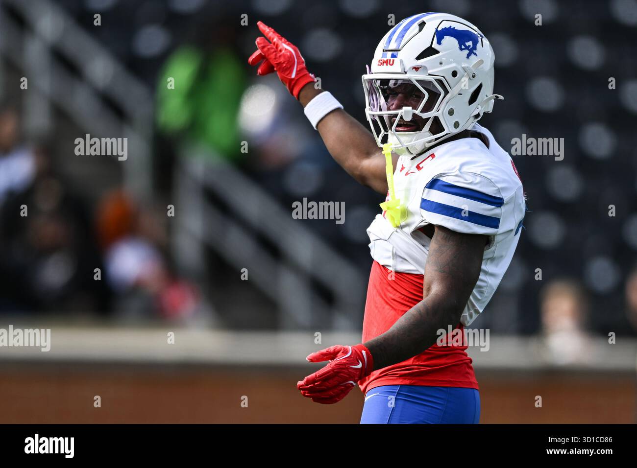 SMU safety Ahmaad Moses (3) warms up prior to an NCAA college football ...