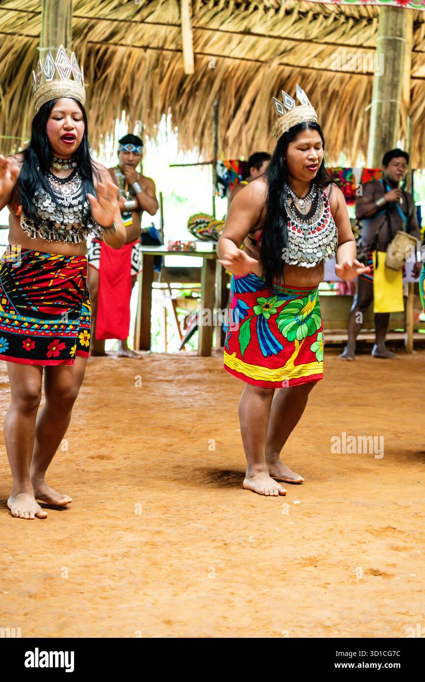 Embera Indigenous of Panama Dancing Stock Photo - Alamy