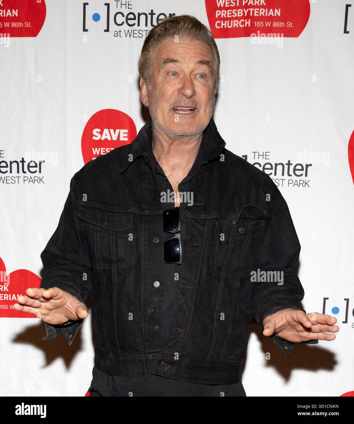 Alec Baldwin arrives at the "Hold on to Me Darling" staged reading to ...
