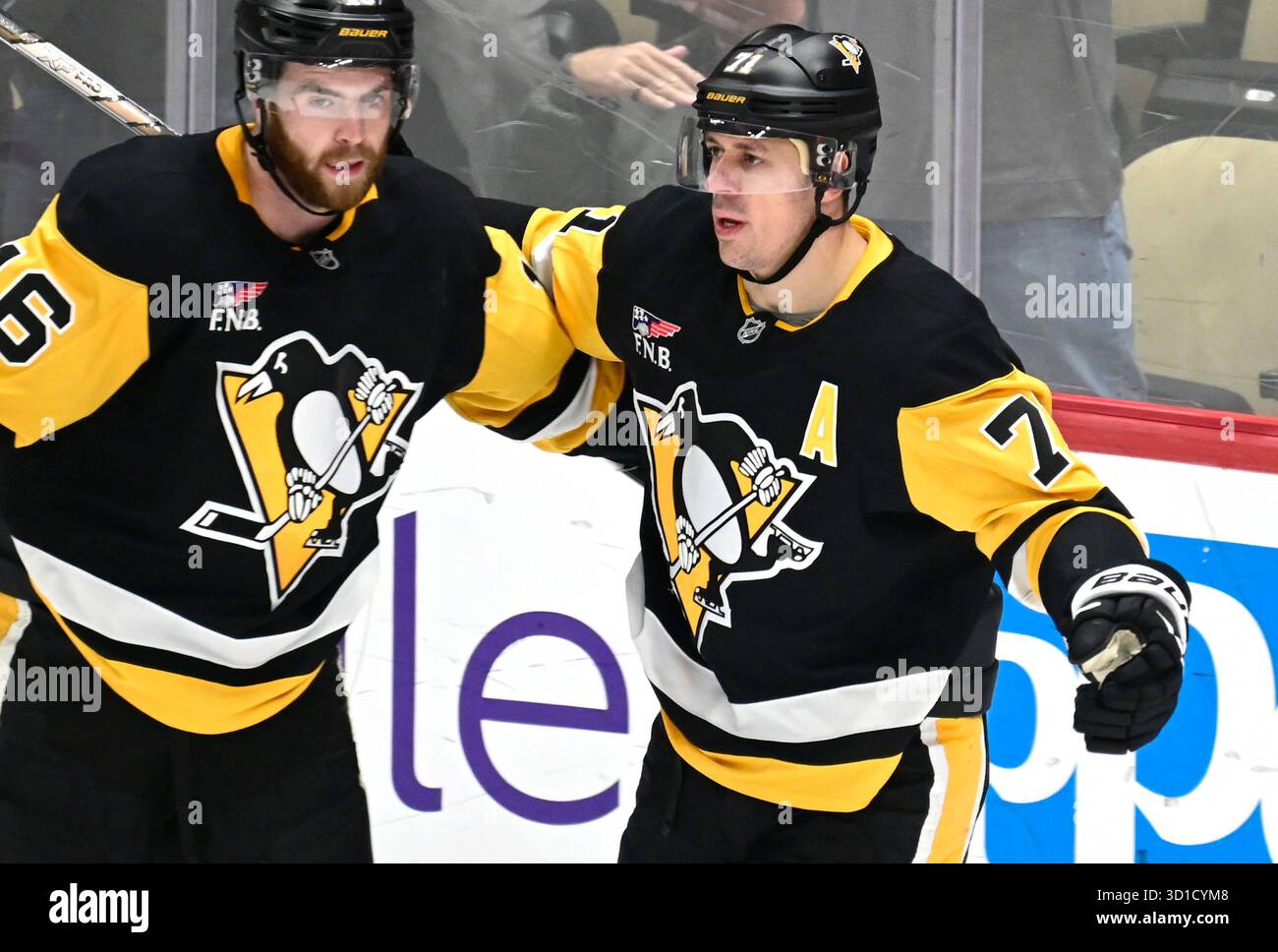 Pittsburgh, United States. 27th Oct, 2025. Pittsburgh Penguins center ...