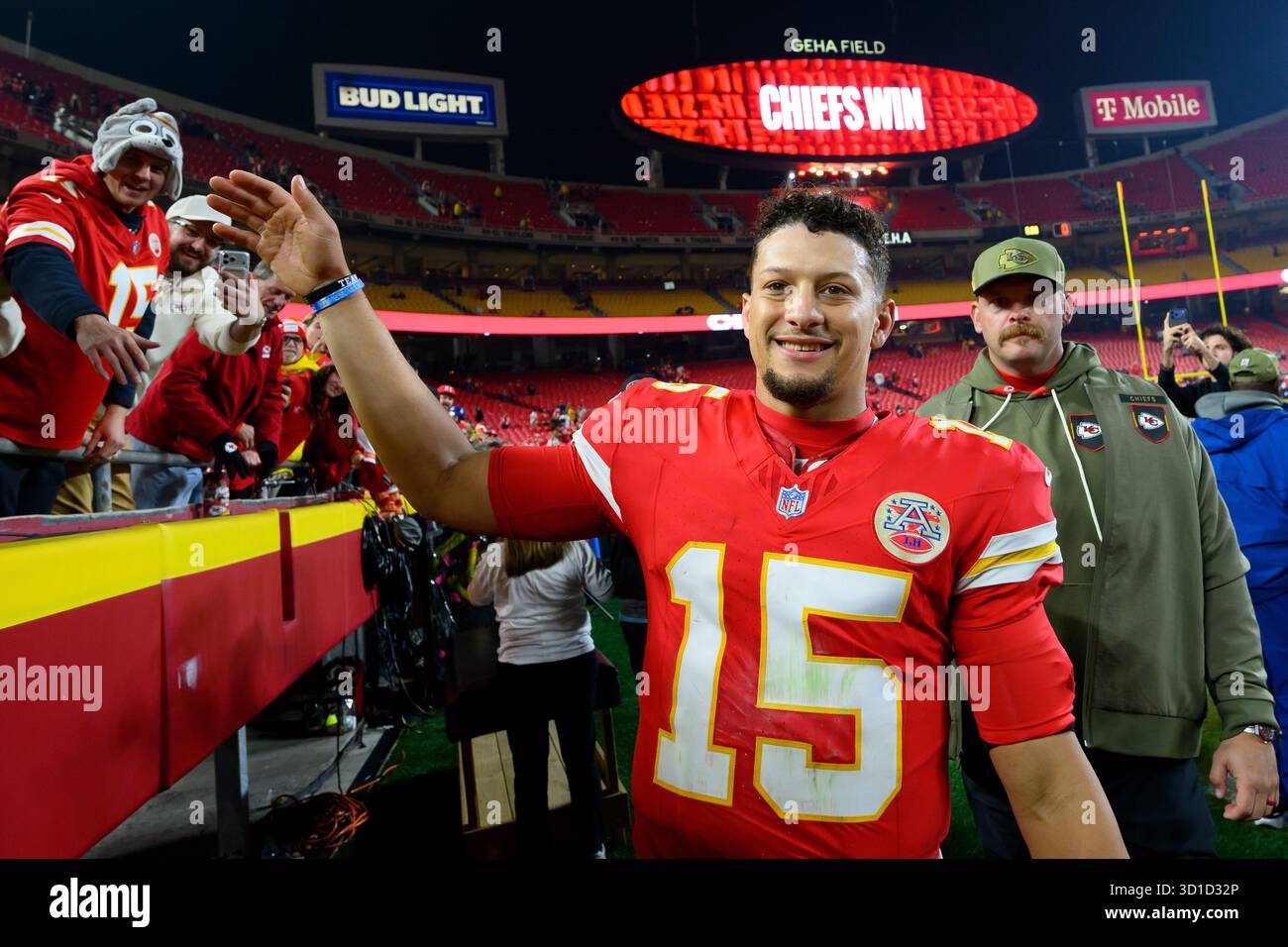 Kansas City Chiefs quarterback Patrick Mahomes celebrates with fans ...