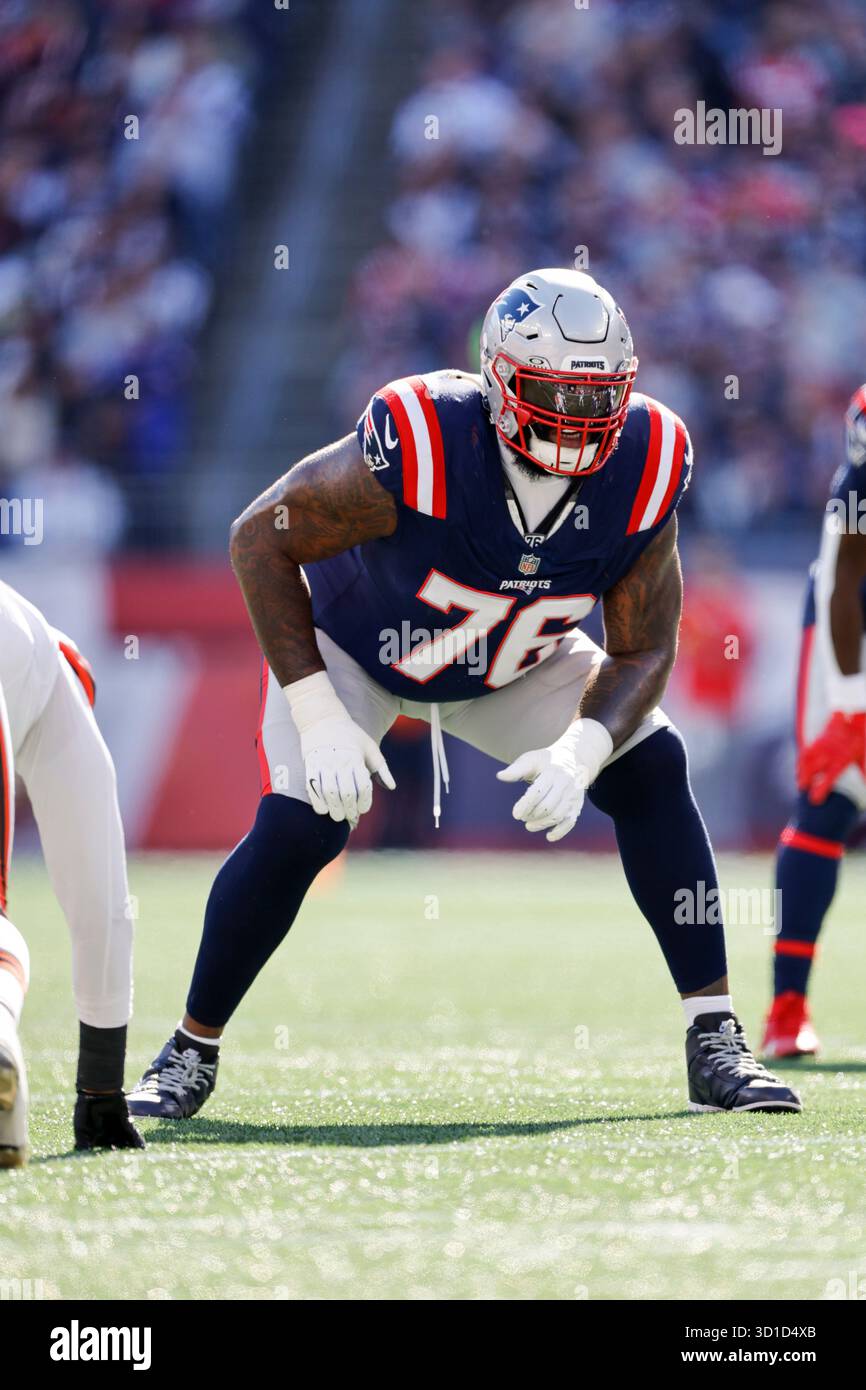 New England Patriots offensive tackle Morgan Moses (76) prepares to ...