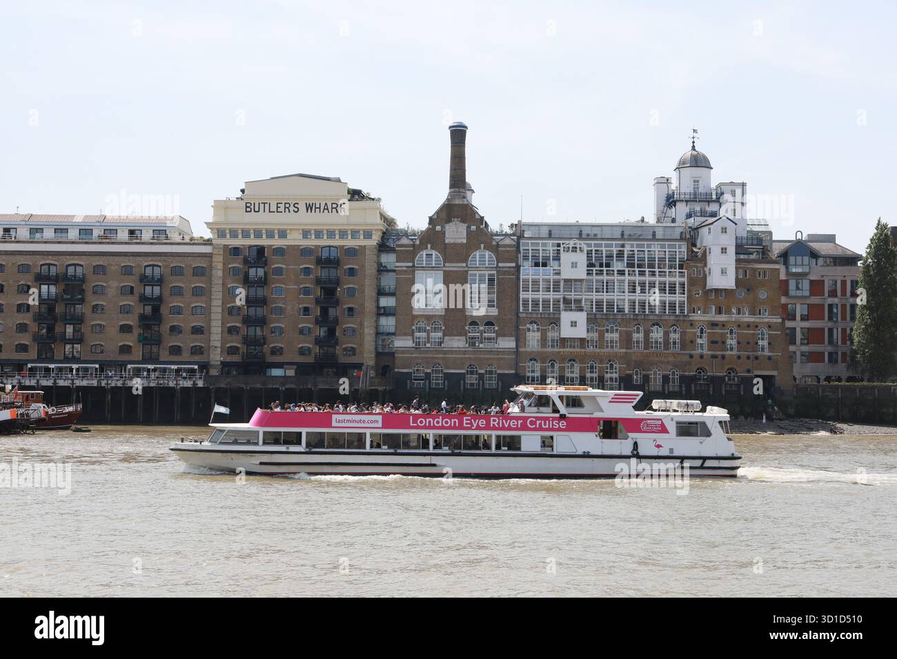 Thames river cruise takes hi-res stock photography and images - Alamy