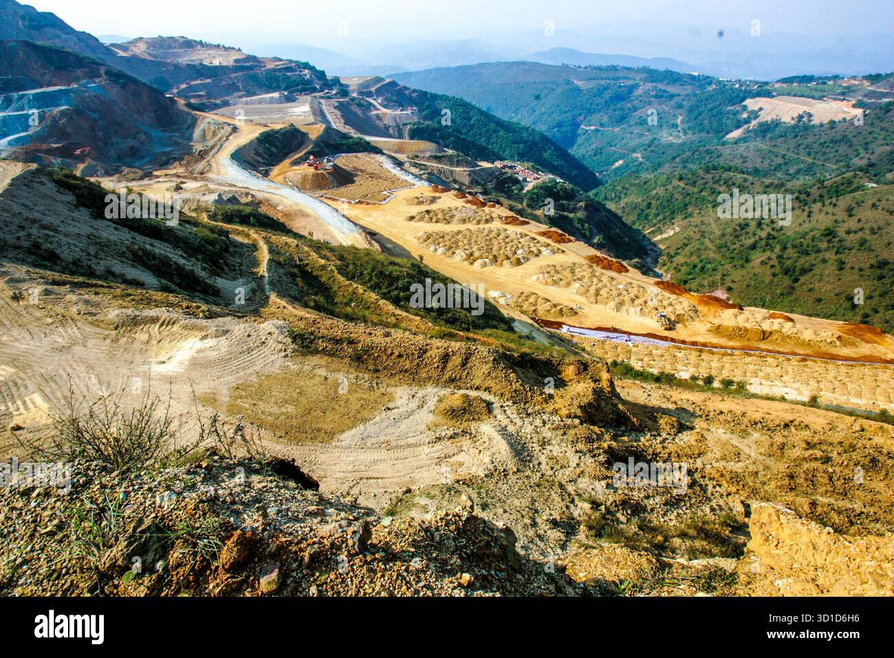 Workers mine rare earth resources in Mojiang Hani Autonomous County ...