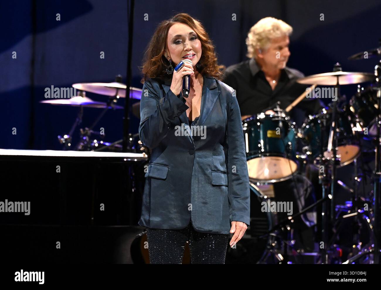 Pam Tillis onstage at The Music of My Life: An All-Star Tribute to Anne ...