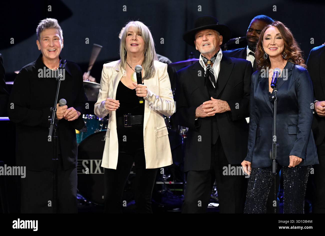 Nashville, USA. 27th Oct, 2025. k.d.lang, Kathy Matea, Larry Gatlin and ...