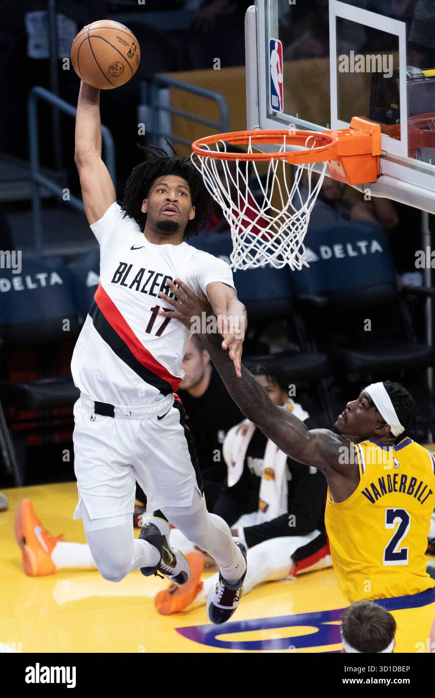 Portland Trail Blazers' Shaedon Sharpe (17) dunks against Los Angeles ...